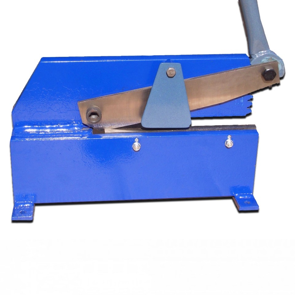 Ghilotina manuala pentru taiat tabla model Profi