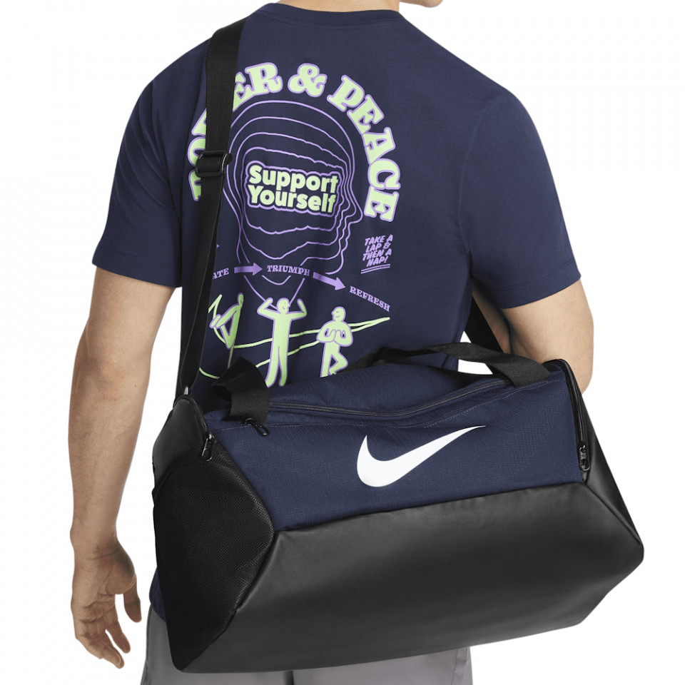 Geanta Nike Brasilia 9.5 - Produse sport originale - Pantofi sport ...