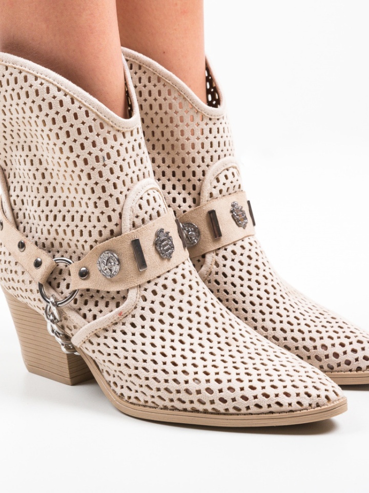 Botine de vara perforate - dEpurtat