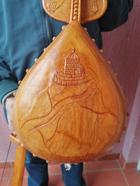 GUSLE Starije - Motivi: Srpski sveci, velikani i junaci - Šifra: 1389