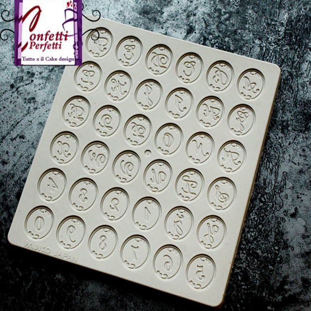 Alfabeto e Numeri. Font Ar decode Classico