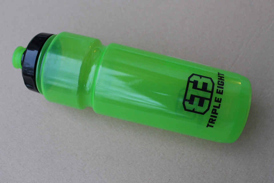 Triple Eight Icon bidon - 750ml verde