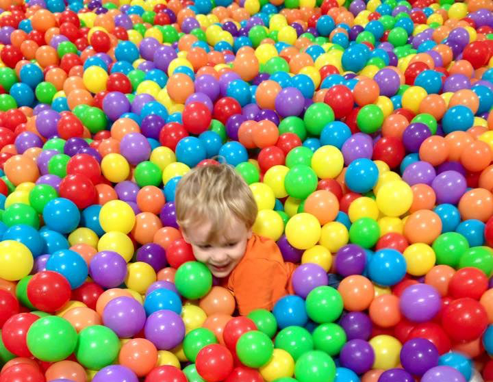 Trambolina + mreža set 244X68 + komplet 100 loptica Kupite na Kliklak.rs