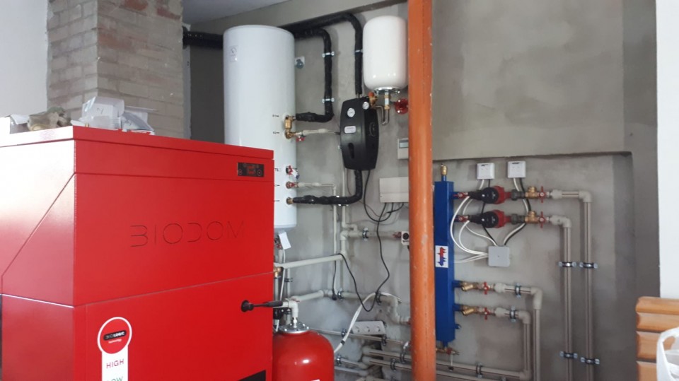 Centrala termica pe peleti Biodom Double FAN 30 Kw + CADOU Termostat ...