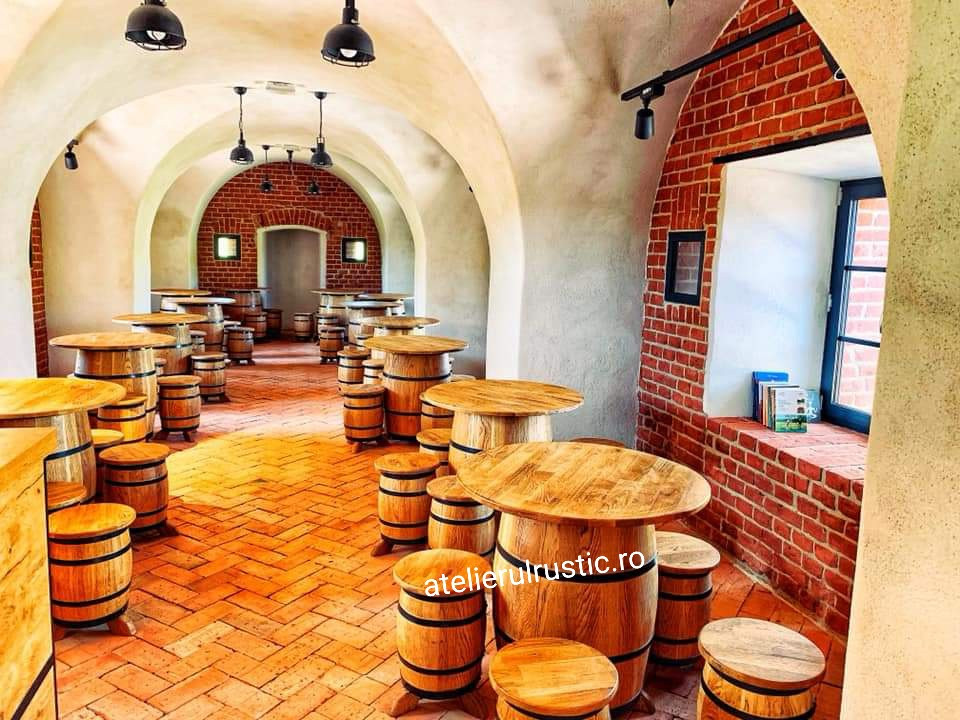 Set masa cu 4 tamburele din butoi