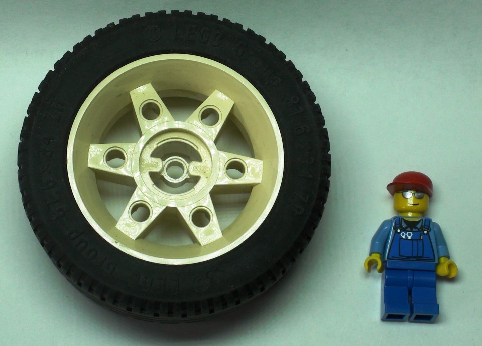 2998c01-1G Wiel 81.6x34, 6 spaken met zwarte autoband 81.6x34 Technic ...