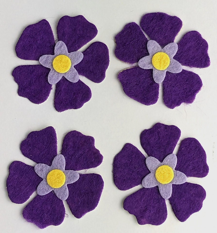 Vilten stickers viooltjes, 4 stuks