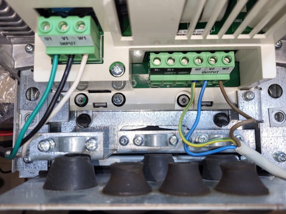 Convertizor de frecventa (VFD) ABB ACS800-01-0011-3+B056+E202, 7.5kW