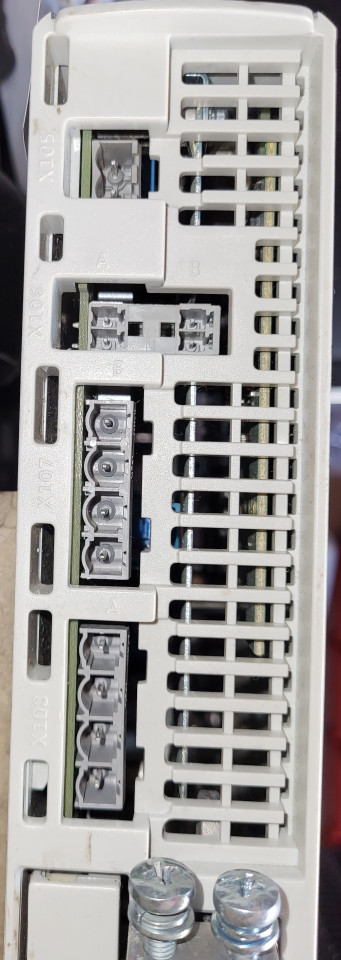 Convertizor de frecventa (VFD) LENZE i700 double inverter 2x5A