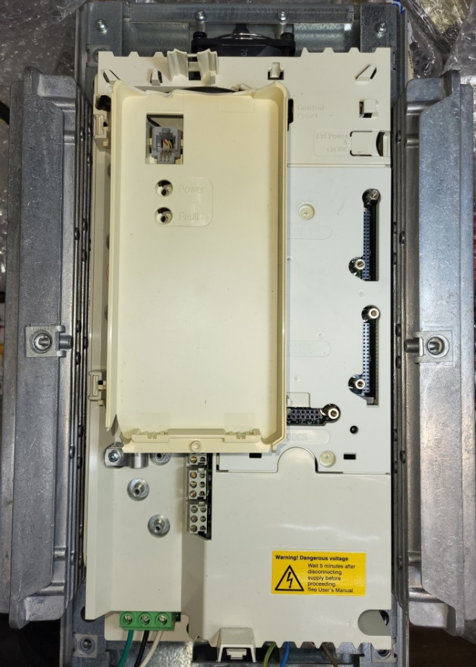 Convertizor de frecventa (VFD) ABB ACS800-01-0011-3+B056+E202, 7.5kW