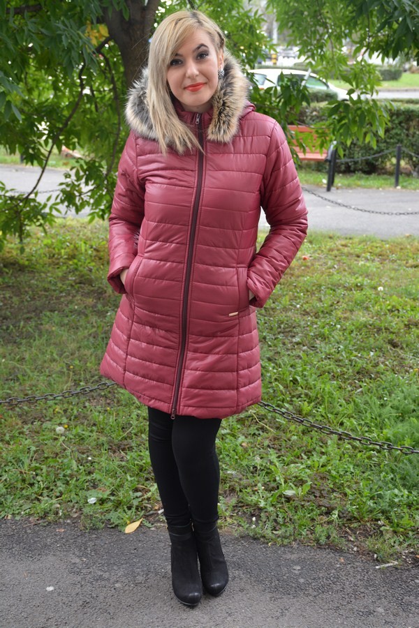 Jacheta tinereasca din fas fin, de culoare marsala, model lung