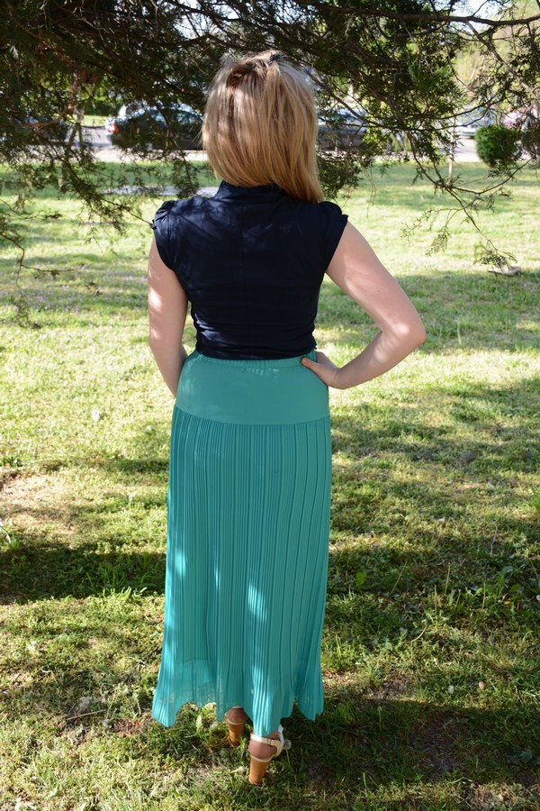 Fusta eleganta, clasica cu pliseuri, model lung din voal turcoaz