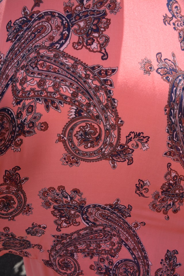 Rochie de vara culoare de corai cu imprimeu bleumarin