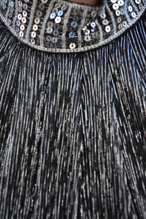 Rochie stralucitoare, guler rusesc, neagra-argintie