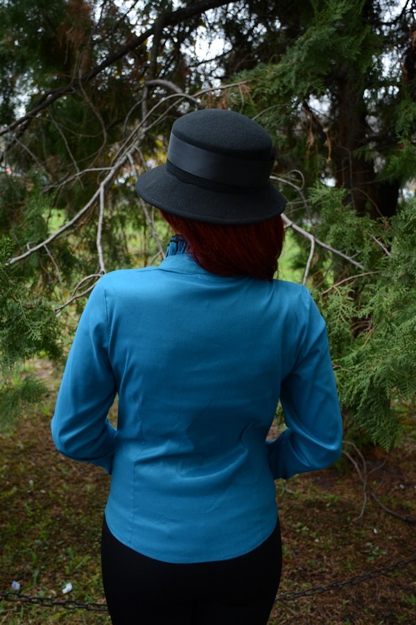 Camasa tinereasca, nuanta albastra, guler rusesc si maneca lunga