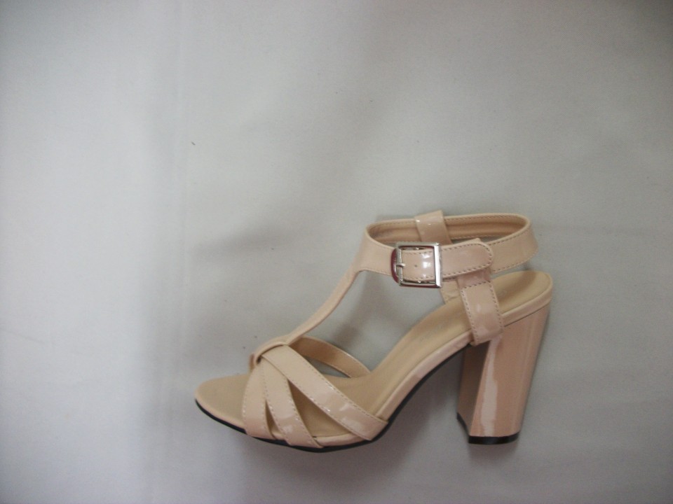 Sanda de culoare bej cu design clasic de barete suprapuse