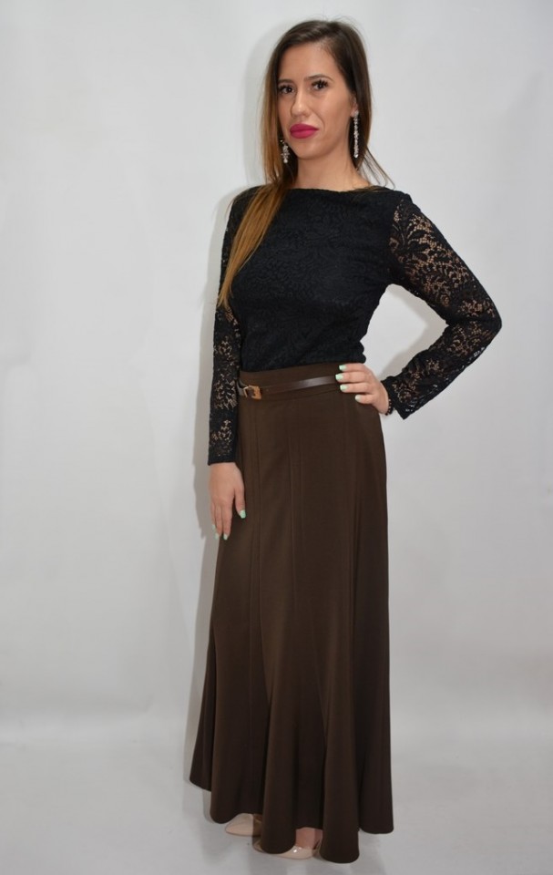 Fusta dama, in stil clos, usor evazata, lunga, pe culoarea maro