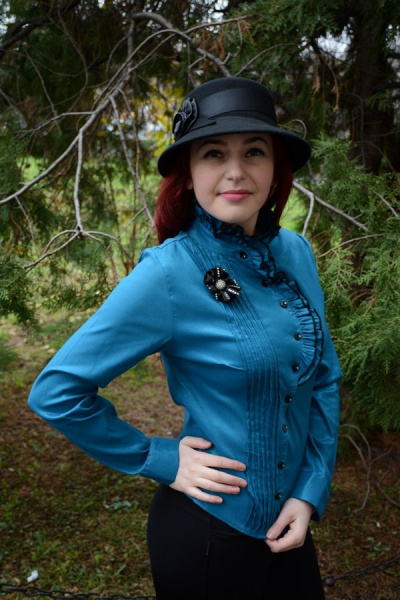 Camasa tinereasca, nuanta albastra, guler rusesc si maneca lunga