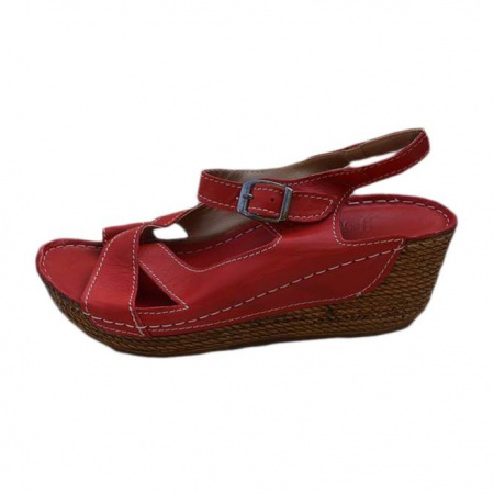 Sanda rosie din barete incrucisate peste picior si inaltime medie