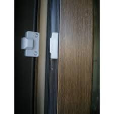 Balama ascunsa cu reglaj de presiune pe garnitura pentru usa pvc cu ...