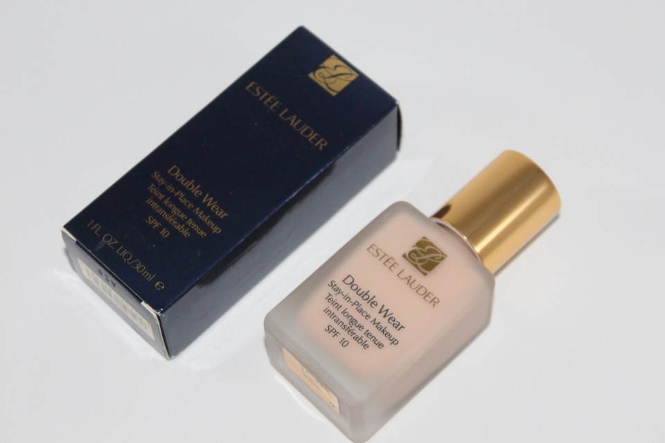 Fond de ten Estee Lauder Double Wear Stay in Place Nuanta 1C0 Shell
