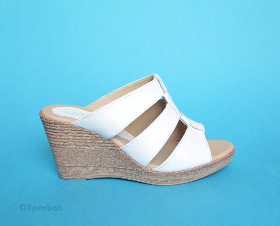 Papuci dama albi din piele naturala cu platforma cod PP15ALB